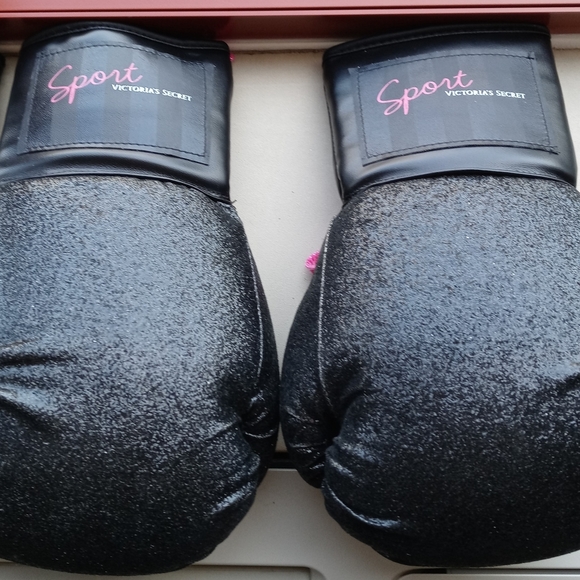 PINK Victoria's Secret | Other | Rare Display Victoria Secret Boxing ...